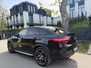 Black Mercedes-Benz GLE 350 2016 in Jurmala, with an engine capacity of 3.00 L and mileage of 176 thousand km for 27000 €, photo  on AUTOMOTO.COM.LV