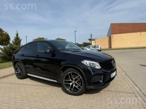 Black Mercedes-Benz GLE 350 2016 in Jurmala, with an engine capacity of 3.00 L and mileage of 176 thousand km for 27000 €, photo 7 on AUTOMOTO.COM.LV