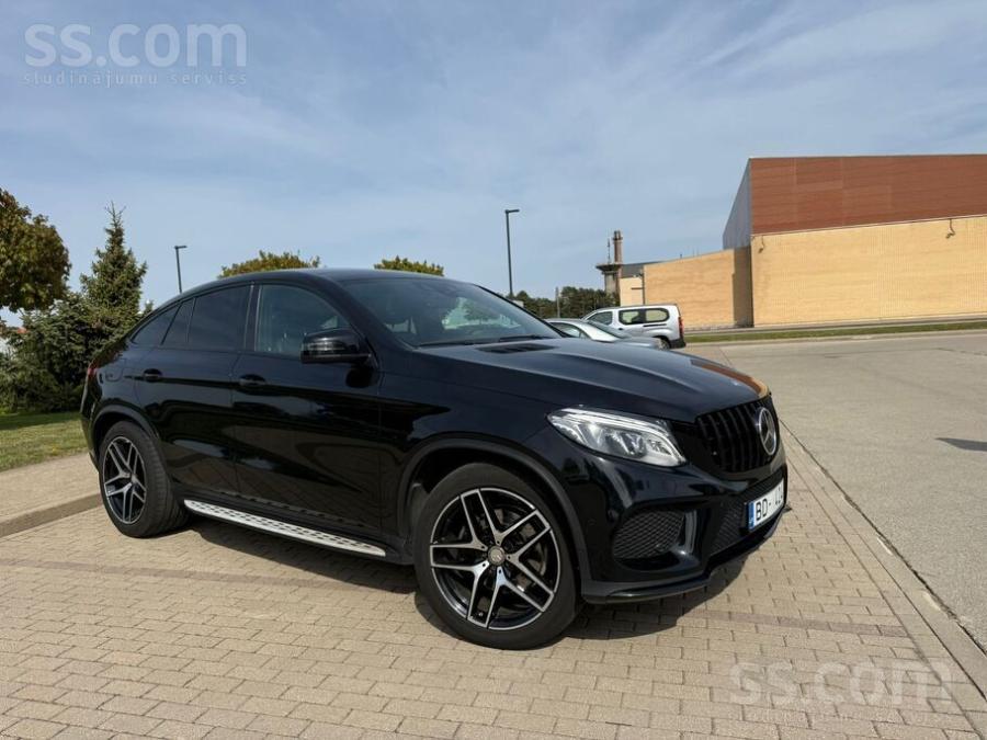 Black Mercedes-Benz GLE 350 2016 in Jurmala, with an engine capacity of 3.00 L and mileage of 176 thousand km for 27000 €, photo 7 on AUTOMOTO.COM.LV