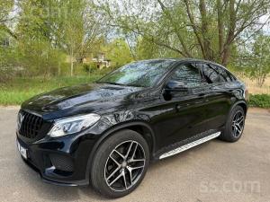 Черный Мерседес ГЛE 350 2016 в Юрмала, объемом двигателя 3.00 л и пробегом 176 тыс. км за 28000 €, фото 5 на AUTOMOTO.COM.LV