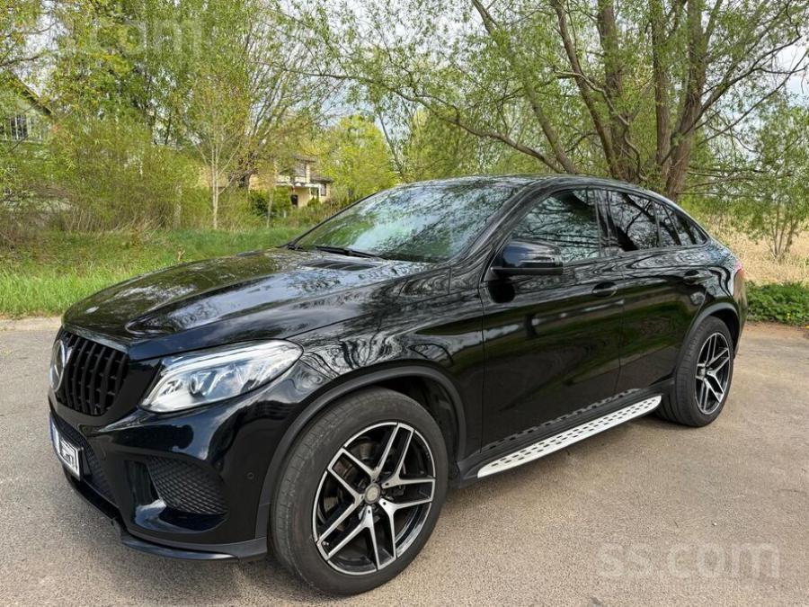 Черный Мерседес ГЛE 350 2016 в Юрмала, объемом двигателя 3.00 л и пробегом 176 тыс. км за 28000 €, фото 5 на AUTOMOTO.COM.LV