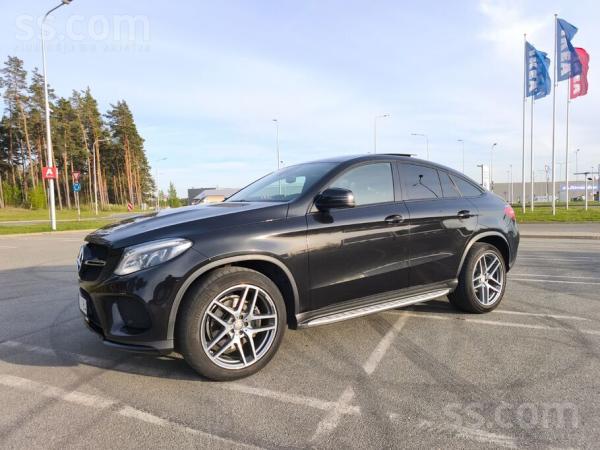 Black Mercedes-Benz GLE 350 2016 in Riga, with an engine capacity of 3.50 L and mileage of 190 thousand km for 32400 €, photo 1 on AUTOMOTO.COM.LV