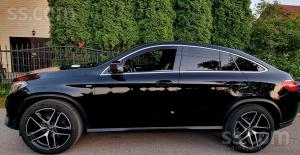 Black Mercedes-Benz GLE 350 2016 in Valka, with an engine capacity of 3.00 L and mileage of 142 thousand km for 28500 €, photo 4 on AUTOMOTO.COM.LV