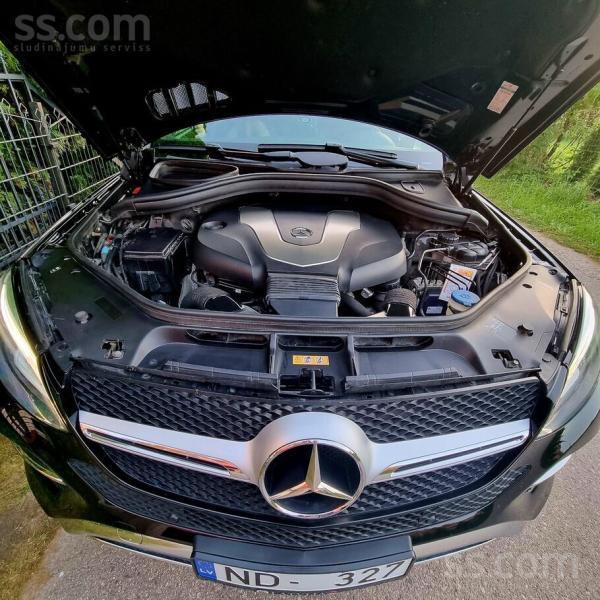 Black Mercedes-Benz GLE 350 2016 in Valka, with an engine capacity of 3.00 L and mileage of 142 thousand km for 28500 €, photo 6 on AUTOMOTO.COM.LV