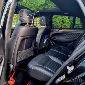 Black Mercedes-Benz GLE 350 2016 in Valka, with an engine capacity of 3.00 L and mileage of 142 thousand km for 28500 €, photo 10 on AUTOMOTO.COM.LV