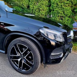 Black Mercedes-Benz GLE 350 2016 in Valka, with an engine capacity of 3.00 L and mileage of 142 thousand km for 28500 €, photo 13 on AUTOMOTO.COM.LV