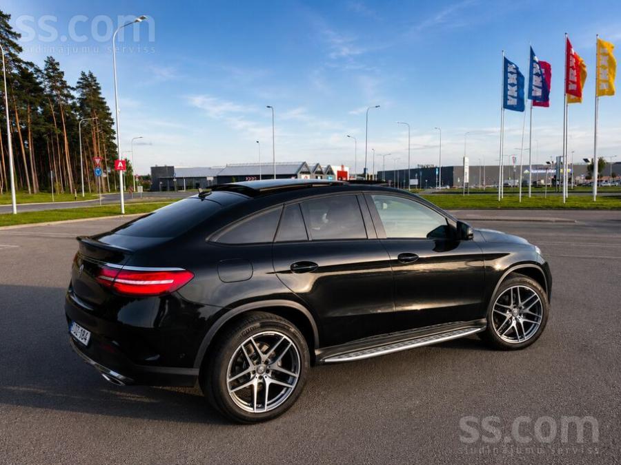 Black Mercedes-Benz GLE 350 2016 in Riga, with an engine capacity of 3.00 L and mileage of 190 thousand km for 31900 €, photo 6 on AUTOMOTO.COM.LV
