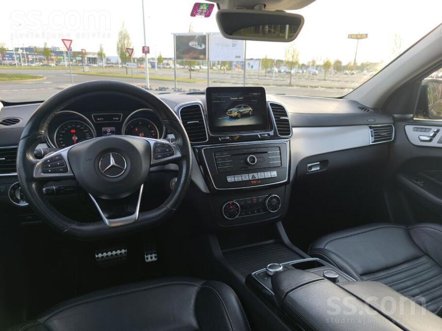 Black Mercedes-Benz GLE 350 2016 in Riga, with an engine capacity of 3.00 L and mileage of 190 thousand km for 31900 €, photo 8 on AUTOMOTO.COM.LV