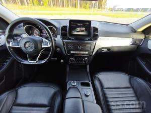 Black Mercedes-Benz GLE 350 2016 in Riga, with an engine capacity of 3.00 L and mileage of 190 thousand km for 31900 €, photo 10 on AUTOMOTO.COM.LV