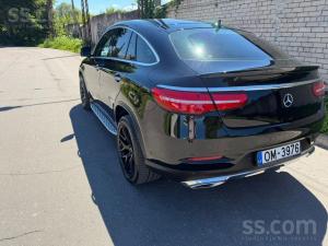 Черный Мерседес ГЛE 350 2018 в Рига, объемом двигателя 3.00 л и пробегом 73 тыс. км за 43568 €, фото 7 на AUTOMOTO.COM.LV