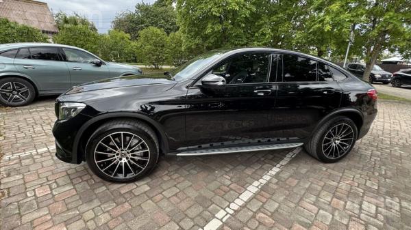 Black Mercedes-Benz GLE 350 2018 in Riga, with an engine capacity of 3.00 L and mileage of 164 thousand km for 27500 €, photo 1 on AUTOMOTO.COM.LV