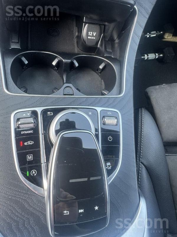 Black Mercedes-Benz GLE 350 2018 in Riga, with an engine capacity of 3.00 L and mileage of 164 thousand km for 27500 €, photo 10 on AUTOMOTO.COM.LV