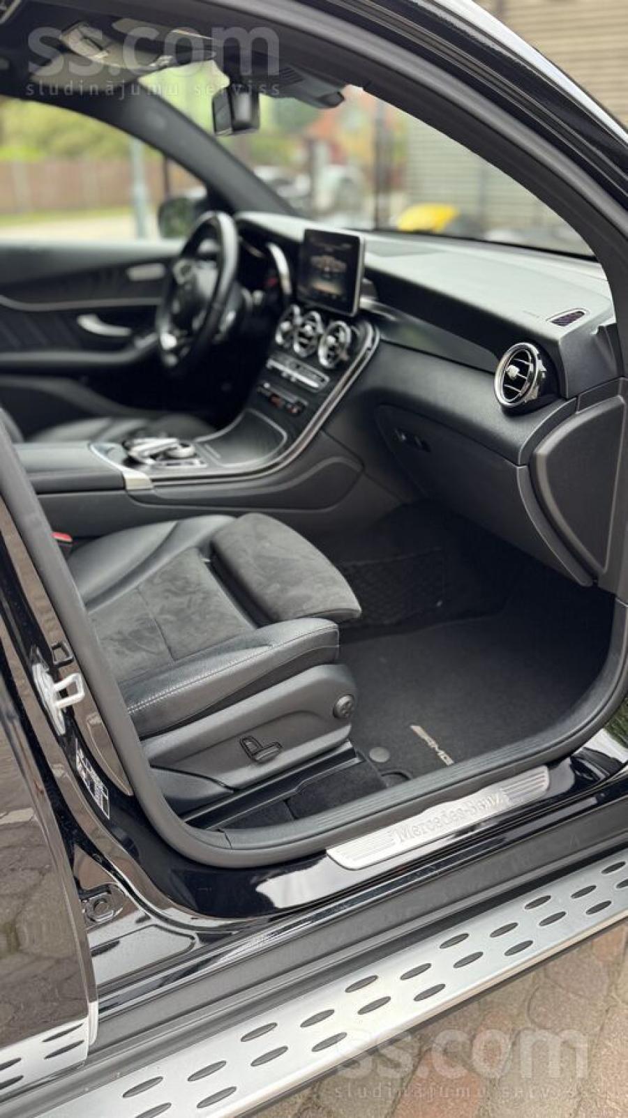 Melns Mercedes-Benz GLE 350 2018 Rīga, ar dzinēja tilpumu 3.00 L un nobraukumu 164 tūkst. km par 27500 €, foto 15 vietnē AUTOMOTO.COM.LV