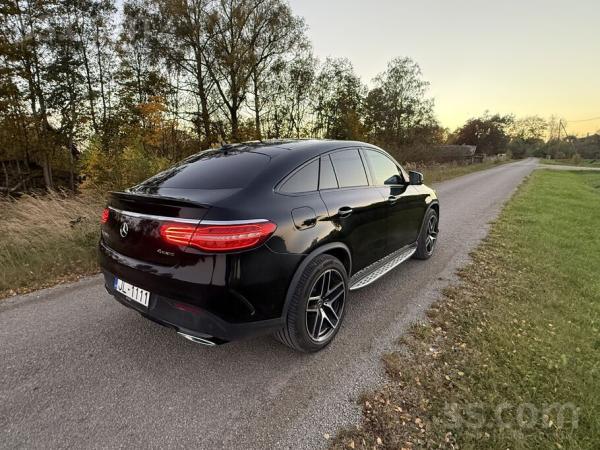 Черный Мерседес ГЛE 350 2018 в Айзкраукле, объемом двигателя 3.00 л и пробегом 0 тыс. км за 29900 €, фото 5 на AUTOMOTO.COM.LV