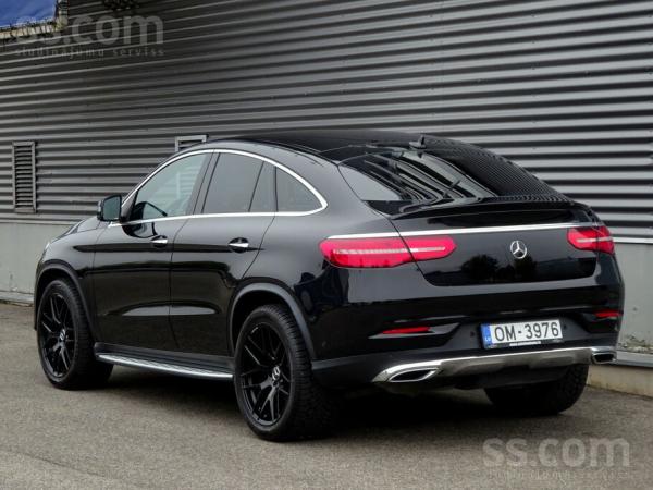 Mercedes-Benz GLE 350 2018 RÄ«ga vietnÄ Melns Mercedes-Benz GLE 350 2018 RÄ«ga, ar dzinÄja tilpumu 3.00 L un nobraukumu 76 tÅ«kst. km par 41700 ā¬, foto 5 vietnÄ AUTOMOTO.COM.LV
