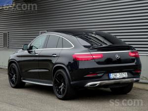 Melns Mercedes-Benz GLE 350 2018 Rīga, ar dzinēja tilpumu 3.00 L un nobraukumu 76 tūkst. km par 41700 €, foto 5 vietnē AUTOMOTO.COM.LV
