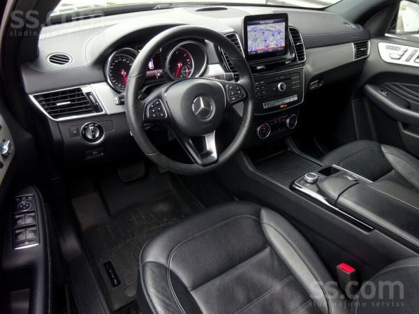 Mercedes-Benz GLE 350 2018 RÄ«ga vietnÄ Melns Mercedes-Benz GLE 350 2018 RÄ«ga, ar dzinÄja tilpumu 3.00 L un nobraukumu 76 tÅ«kst. km par 41700 ā¬, foto 7 vietnÄ AUTOMOTO.COM.LV