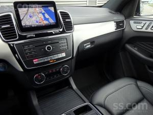Melns Mercedes-Benz GLE 350 2018 Rīga, ar dzinēja tilpumu 3.00 L un nobraukumu 76 tūkst. km par 41700 €, foto 11 vietnē AUTOMOTO.COM.LV