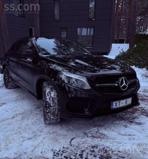 Melns Mercedes-Benz GLE 350 2019 Jūrmala, ar dzinēja tilpumu 3.00 L un nobraukumu 118 tūkst. km par 35500 €, foto  vietnē AUTOMOTO.COM.LV