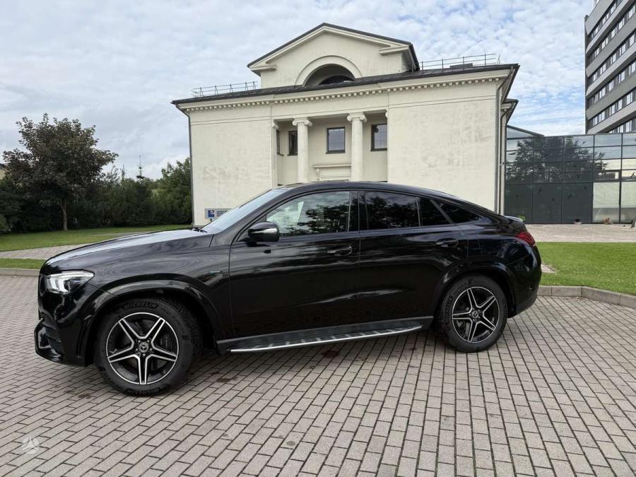 Black Mercedes-Benz GLE 350 2020 in Klaipeda, with an engine capacity of 1.95 L and mileage of 178 thousand km for 49998 €, photo 4 on AUTOMOTO.COM.LV