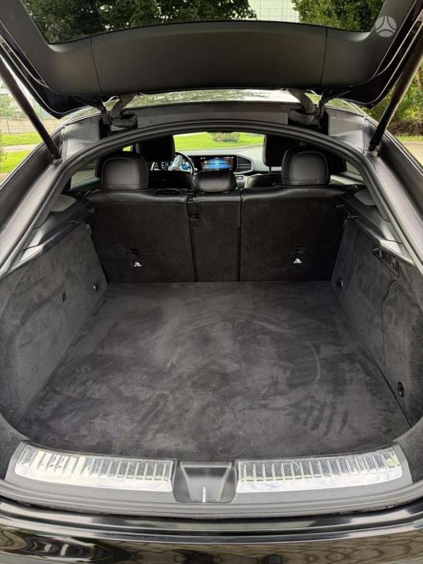 Black Mercedes-Benz GLE 350 2020 in Klaipeda, with an engine capacity of 1.95 L and mileage of 178 thousand km for 49998 €, photo 6 on AUTOMOTO.COM.LV