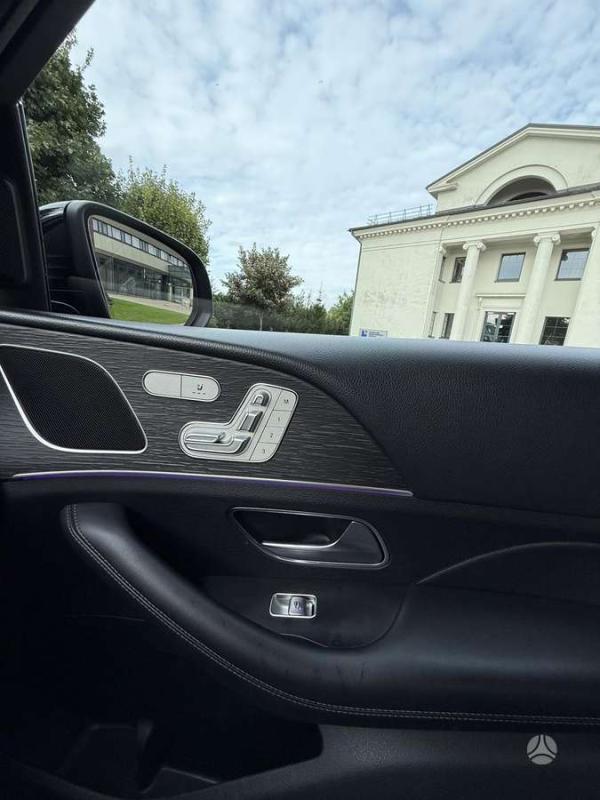 Black Mercedes-Benz GLE 350 2020 in Klaipeda, with an engine capacity of 1.95 L and mileage of 178 thousand km for 49998 €, photo 10 on AUTOMOTO.COM.LV