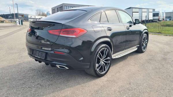 Black Mercedes-Benz GLE 350 2021 in Vilnius, with an engine capacity of 2.93 L and mileage of 90 thousand km for 57000 €, photo 5 on AUTOMOTO.COM.LV
