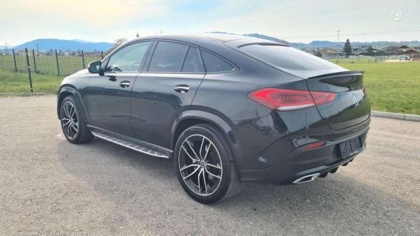 Black Mercedes-Benz GLE 350 2021 in Vilnius, with an engine capacity of 2.93 L and mileage of 90 thousand km for 57000 €, photo 7 on AUTOMOTO.COM.LV
