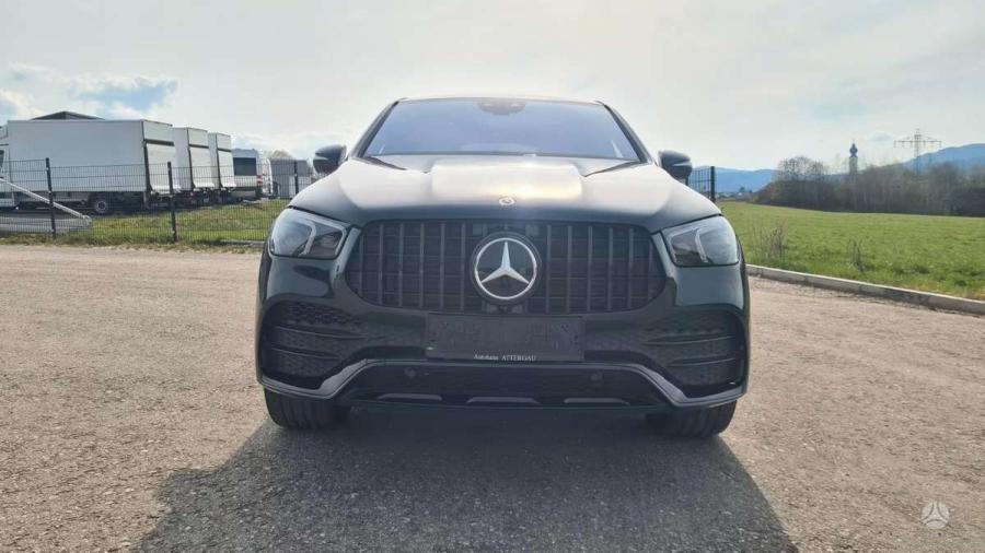 Black Mercedes-Benz GLE 350 2021 in Vilnius, with an engine capacity of 2.93 L and mileage of 90 thousand km for 57000 €, photo 2 on AUTOMOTO.COM.LV