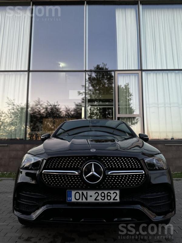 Black Mercedes-Benz GLE 350 2021 in Balvi, with an engine capacity of 3.00 L and mileage of 39 thousand km for 65500 €, photo 2 on AUTOMOTO.COM.LV
