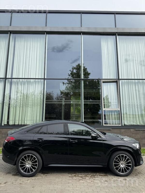 Black Mercedes-Benz GLE 350 2021 in Balvi, with an engine capacity of 3.00 L and mileage of 39 thousand km for 65500 €, photo 4 on AUTOMOTO.COM.LV