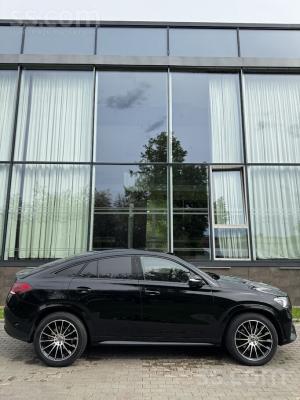 Melns Mercedes-Benz GLE 350 2021 Balvi, ar dzinēja tilpumu 3.00 L un nobraukumu 39 tūkst. km par 65500 €, foto 5 vietnē AUTOMOTO.COM.LV