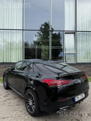 Melns Mercedes-Benz GLE 350 2021 Balvi, ar dzinēja tilpumu 3.00 L un nobraukumu 39 tūkst. km par 65500 €, foto 6 vietnē AUTOMOTO.COM.LV
