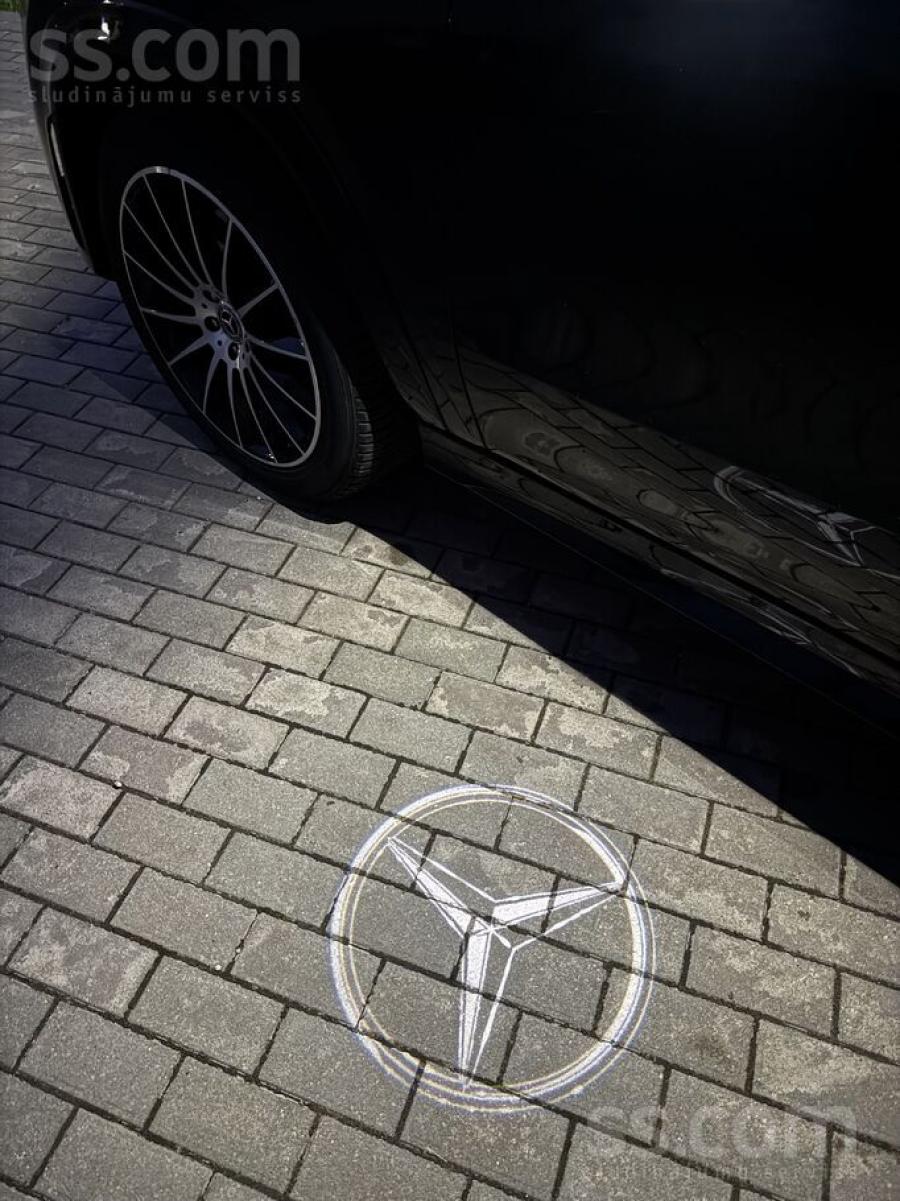 Melns Mercedes-Benz GLE 350 2021 Balvi, ar dzinēja tilpumu 3.00 L un nobraukumu 39 tūkst. km par 65500 €, foto 27 vietnē AUTOMOTO.COM.LV