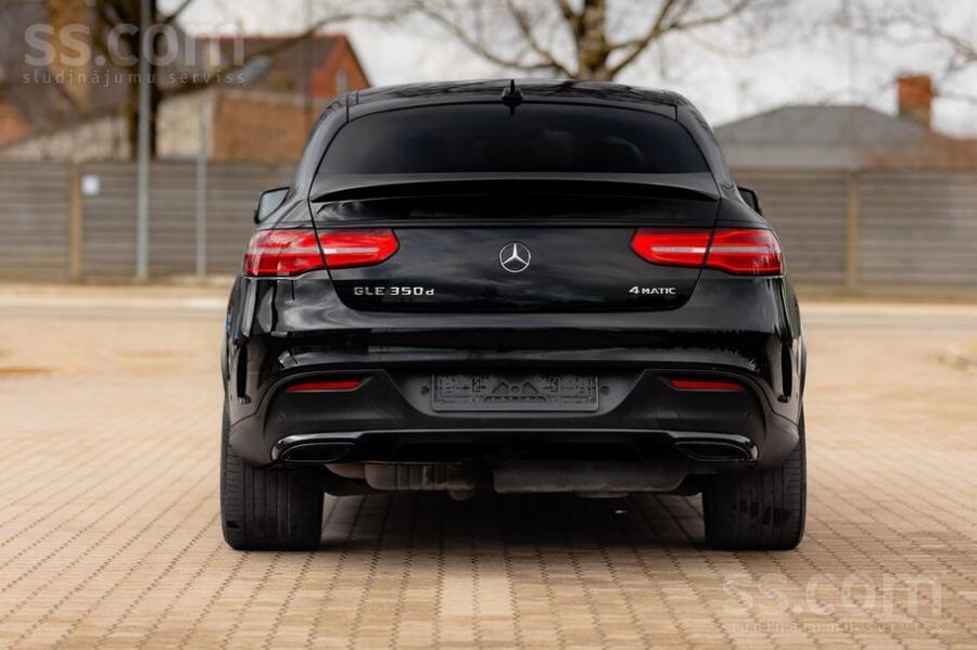 Melns Mercedes-Benz GLE 350 2015 Jelgava, ar dzinēja tilpumu 3.00 L un nobraukumu 183 tūkst. km par 37000 €, foto 5 vietnē AUTOMOTO.COM.LV