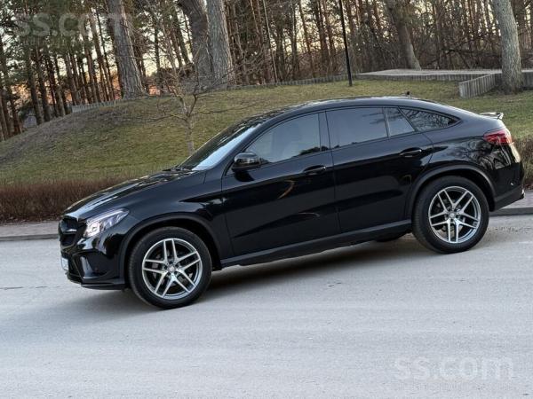 Melns Mercedes-Benz GLE 350 2015 Jūrmala, ar dzinēja tilpumu 3.00 L un nobraukumu 0 tūkst. km par 25950 €, foto 4 vietnē AUTOMOTO.COM.LV