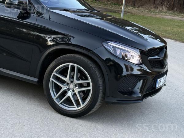 Melns Mercedes-Benz GLE 350 2015 Jūrmala, ar dzinēja tilpumu 3.00 L un nobraukumu 0 tūkst. km par 25950 €, foto 7 vietnē AUTOMOTO.COM.LV
