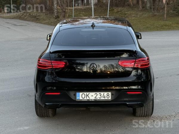 Melns Mercedes-Benz GLE 350 2015 Jūrmala, ar dzinēja tilpumu 3.00 L un nobraukumu 0 tūkst. km par 25950 €, foto 10 vietnē AUTOMOTO.COM.LV