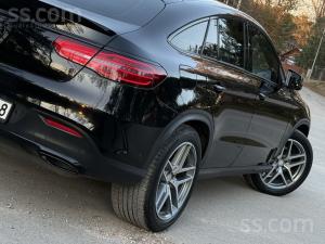 Melns Mercedes-Benz GLE 350 2015 Jūrmala, ar dzinēja tilpumu 3.00 L un nobraukumu 0 tūkst. km par 25950 €, foto 12 vietnē AUTOMOTO.COM.LV