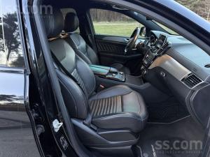 Melns Mercedes-Benz GLE 350 2015 Jūrmala, ar dzinēja tilpumu 3.00 L un nobraukumu 0 tūkst. km par 25950 €, foto 21 vietnē AUTOMOTO.COM.LV