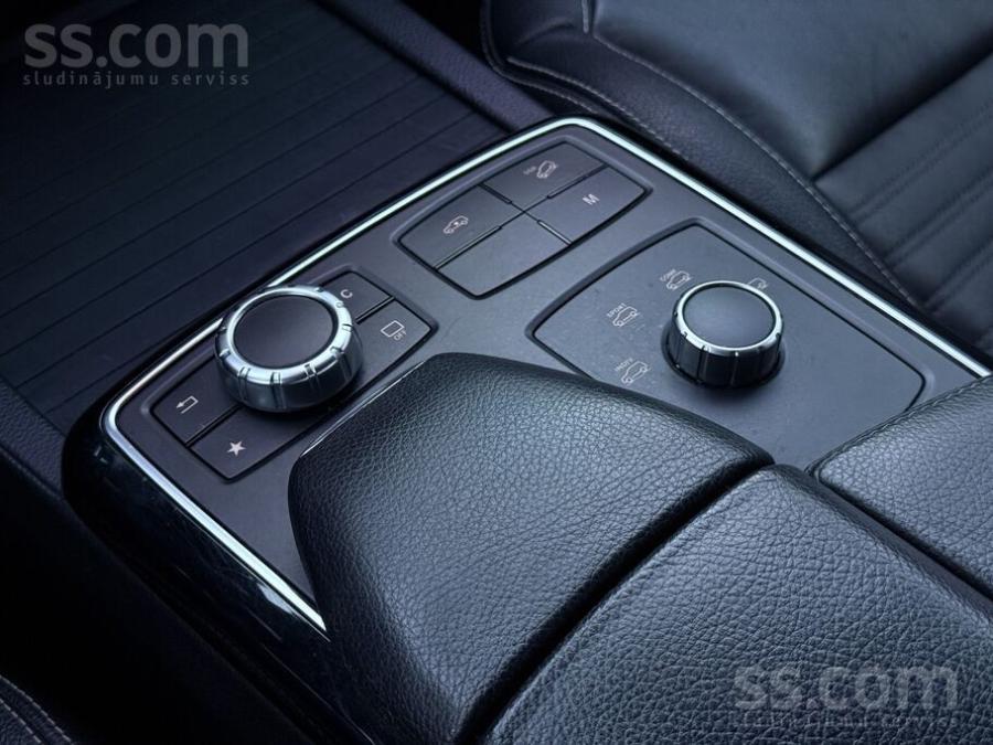 Melns Mercedes-Benz GLE 350 2015 Jūrmala, ar dzinēja tilpumu 3.00 L un nobraukumu 0 tūkst. km par 25950 €, foto 33 vietnē AUTOMOTO.COM.LV