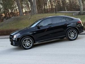 Black Mercedes-Benz GLE 350 2015 in Jurmala, with an engine capacity of 3.00 L and mileage of 220 thousand km for 21950 €, photo 5 on AUTOMOTO.COM.LV