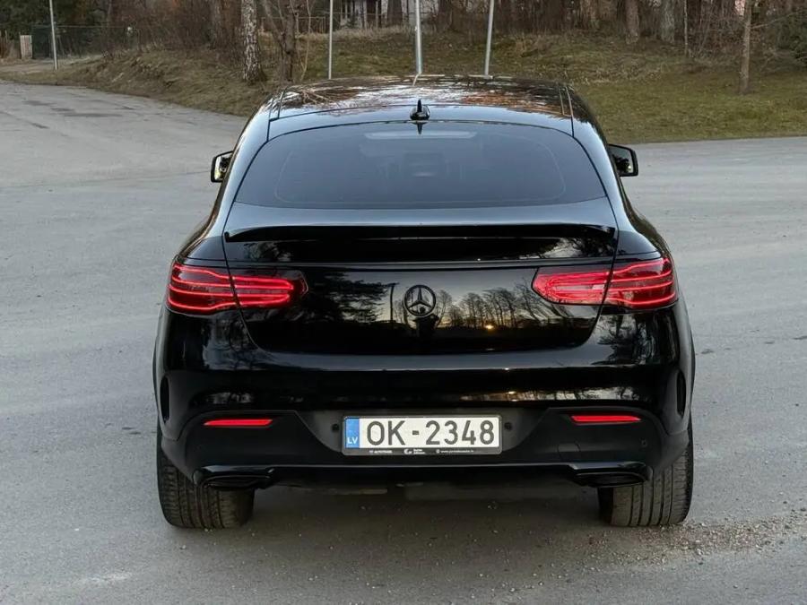 Black Mercedes-Benz GLE 350 2015 in Jurmala, with an engine capacity of 3.00 L and mileage of 220 thousand km for 21950 €, photo 11 on AUTOMOTO.COM.LV