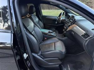 Black Mercedes-Benz GLE 350 2015 in Jurmala, with an engine capacity of 3.00 L and mileage of 220 thousand km for 21950 €, photo 21 on AUTOMOTO.COM.LV