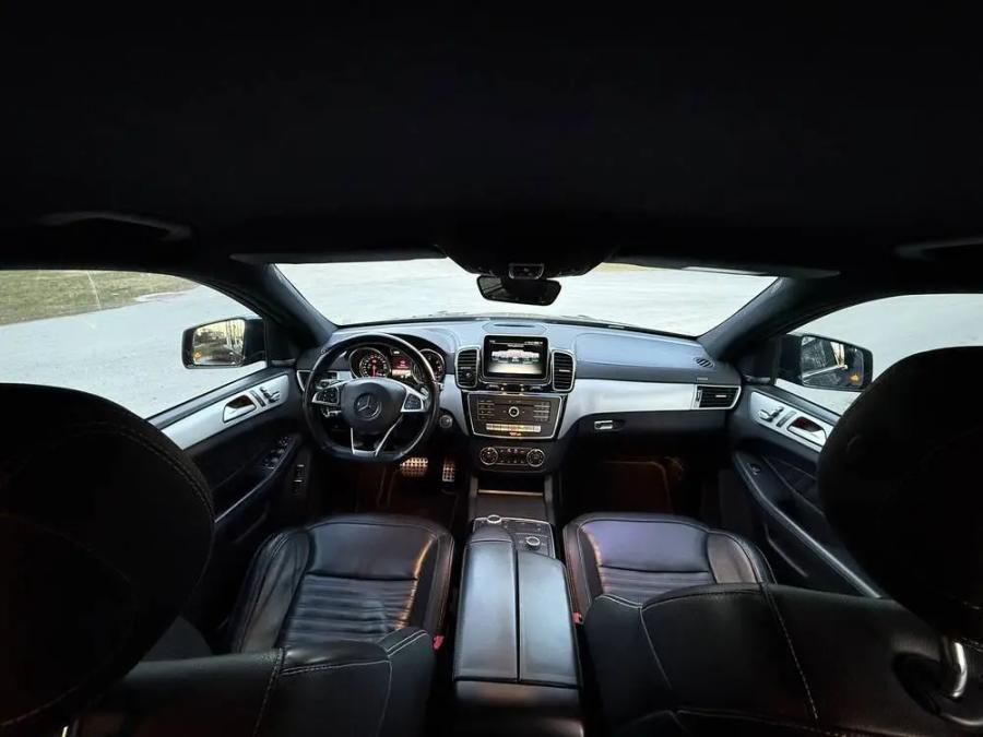 Black Mercedes-Benz GLE 350 2015 in Jurmala, with an engine capacity of 3.00 L and mileage of 220 thousand km for 21950 €, photo 27 on AUTOMOTO.COM.LV