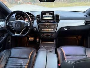 Black Mercedes-Benz GLE 350 2015 in Jurmala, with an engine capacity of 3.00 L and mileage of 220 thousand km for 21950 €, photo 28 on AUTOMOTO.COM.LV
