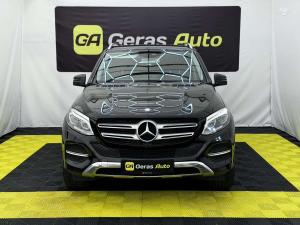 Black Mercedes-Benz GLE 350 2015 in Vilnius, with an engine capacity of 2.99 L and mileage of 269 thousand km for 20800 €, photo 8 on AUTOMOTO.COM.LV