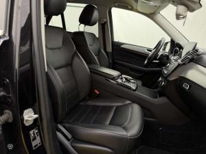 Black Mercedes-Benz GLE 350 2015 in Vilnius, with an engine capacity of 2.99 L and mileage of 269 thousand km for 20800 €, photo 14 on AUTOMOTO.COM.LV
