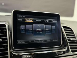 Black Mercedes-Benz GLE 350 2015 in Vilnius, with an engine capacity of 2.99 L and mileage of 269 thousand km for 20800 €, photo 23 on AUTOMOTO.COM.LV