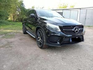 Melns Mercedes-Benz GLE 350 2015 Panevēža, ar dzinēja tilpumu 2.99 L un nobraukumu 247 tūkst. km par 22850 €, foto 4 vietnē AUTOMOTO.COM.LV